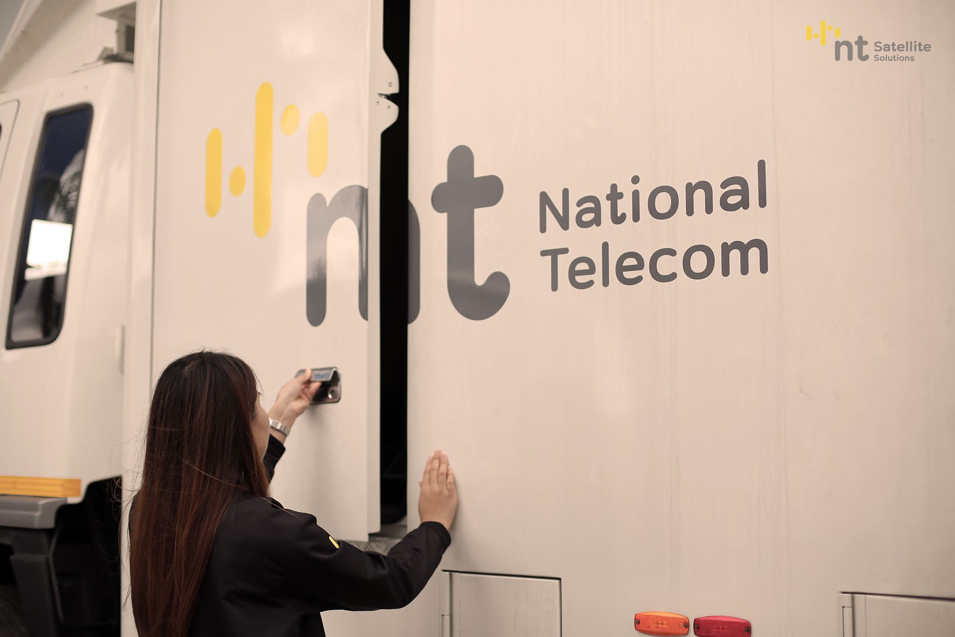 ‘แก้ม’ ณัฐณิชา โทนสูงเนิน จากนักศึกษาวิศวกรรมไฟฟ้าสื่อสาร สู่วิศวกรดาวเทียมหญิง - NT Satellite